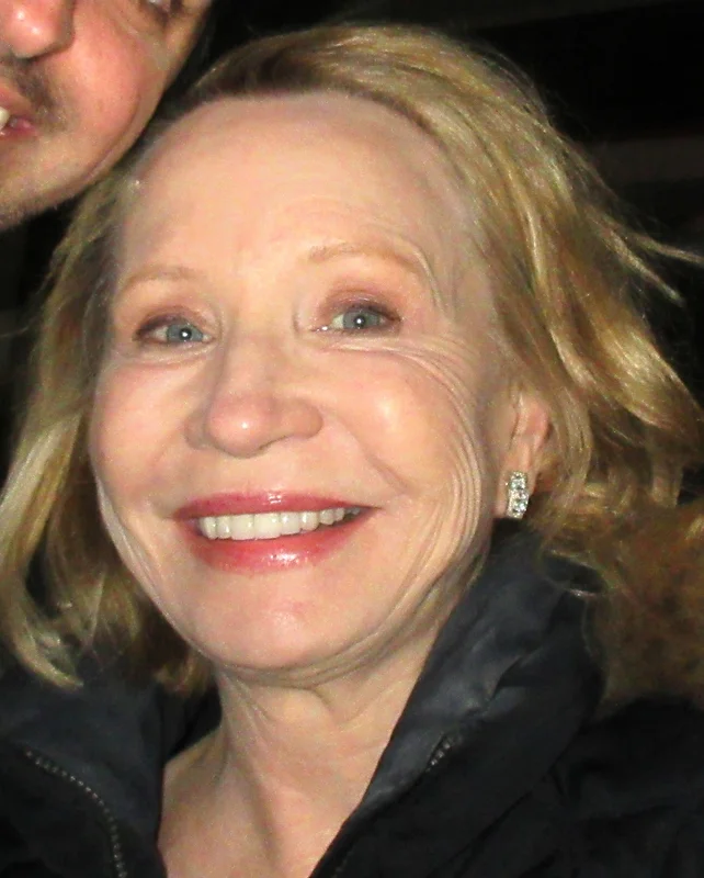 Carta Natal de Debra Jo Rupp: Sol en Pisces, Luna en Libra | Astrología