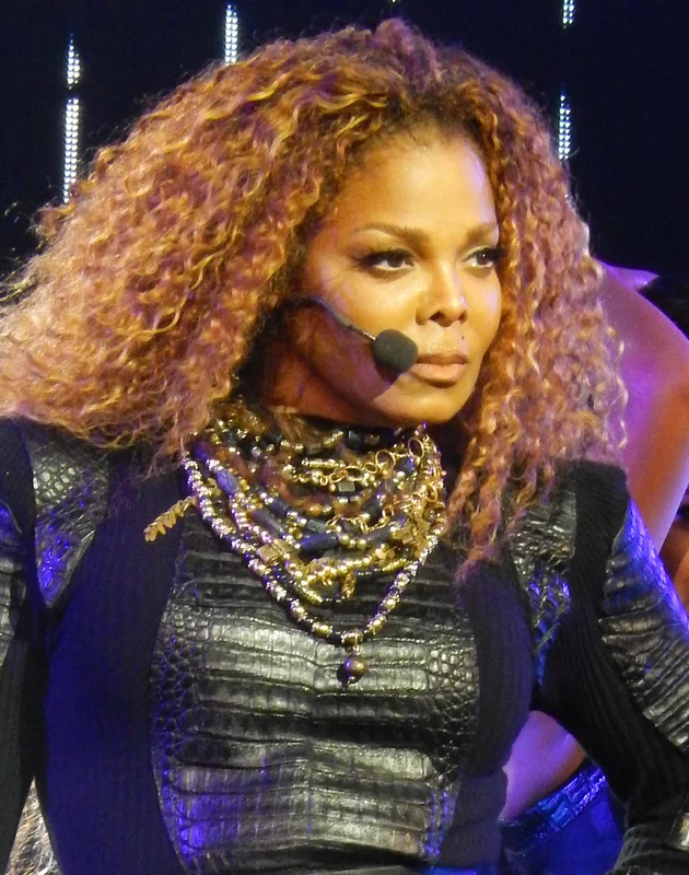 Carta Natal de Janet Jackson: Sol en Taurus, Luna en Aries, Ascendente ...